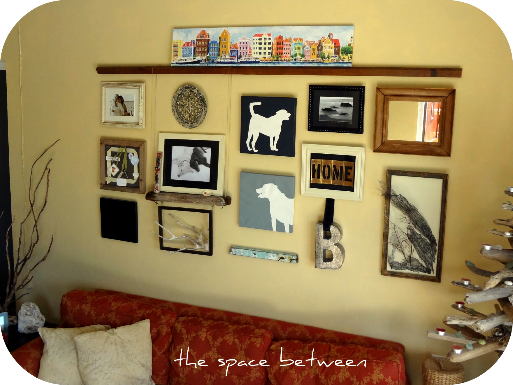 how to hang a {gallery wall} - the space between